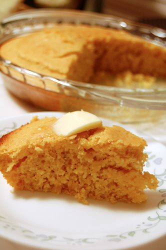 Quick and Easy Sweet Cornbread – The Sugar Pixie